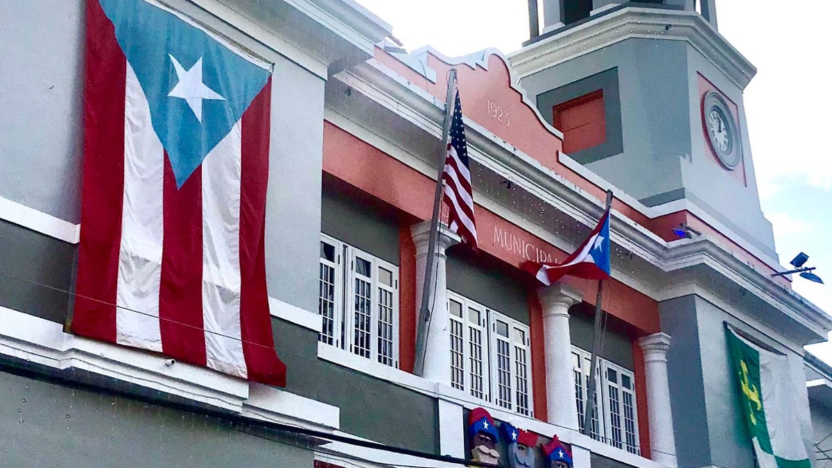 Municipio de Comerío recibe millones en fondos de FEMA para continuar ...